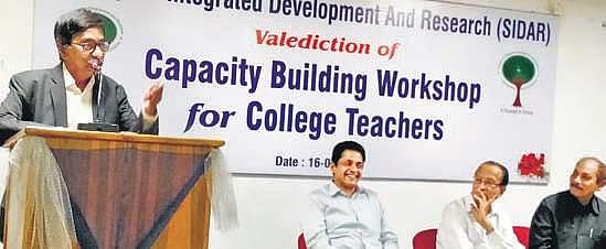 Teachers should utilise technology to develop students, says IISc Prof ...