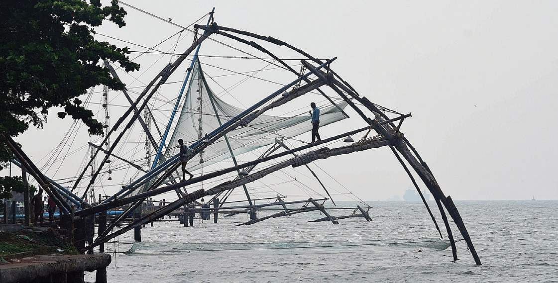 Kochi: Boat jetty caught between nets and deep sea