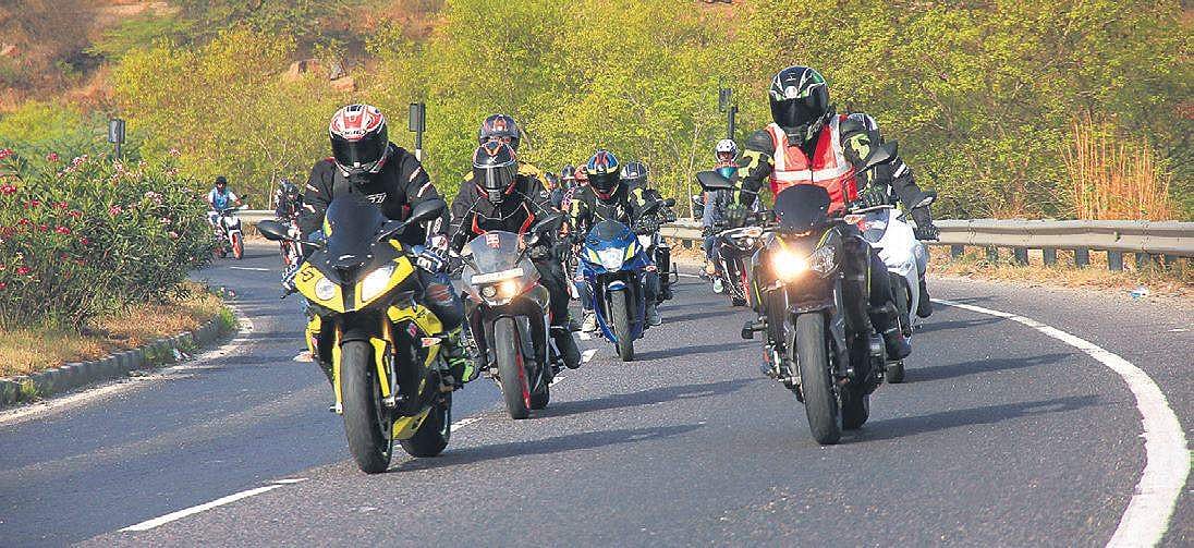 Now, Centre makes it mandatory for all motorbikes to have handholds ...