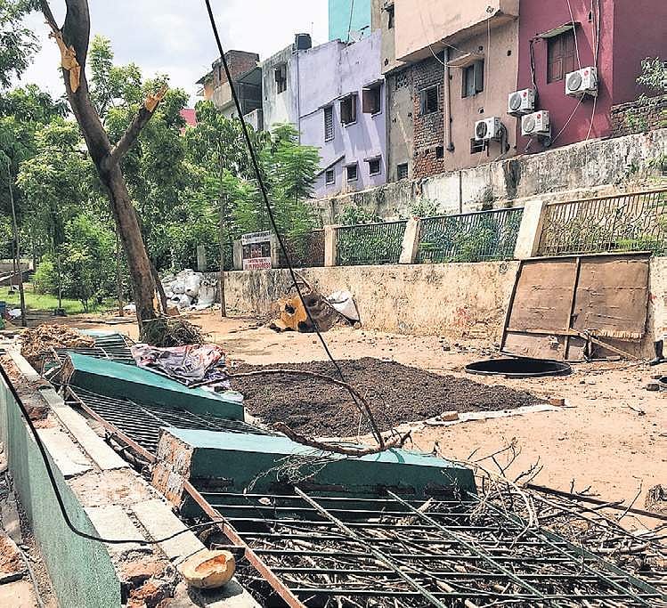 Chennai's Royapuram Corporation park in a state of neglect