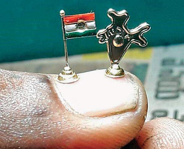 Palasa goldsmith makes smallest national flag in gold