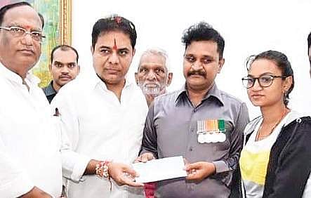 KTR helps ex-serviceman’s daughter on Independence Day