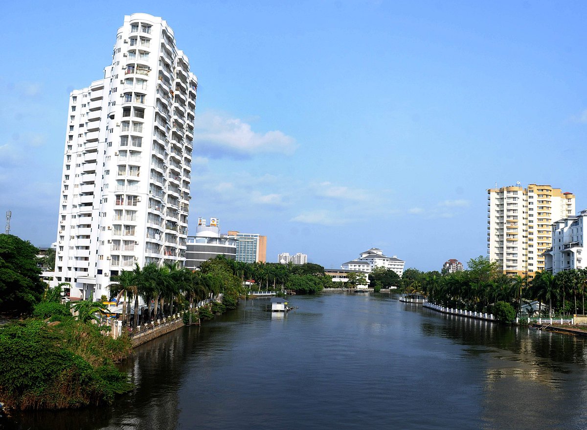 SC's demolition order: Maradu Municipality calls tender for controlled ...