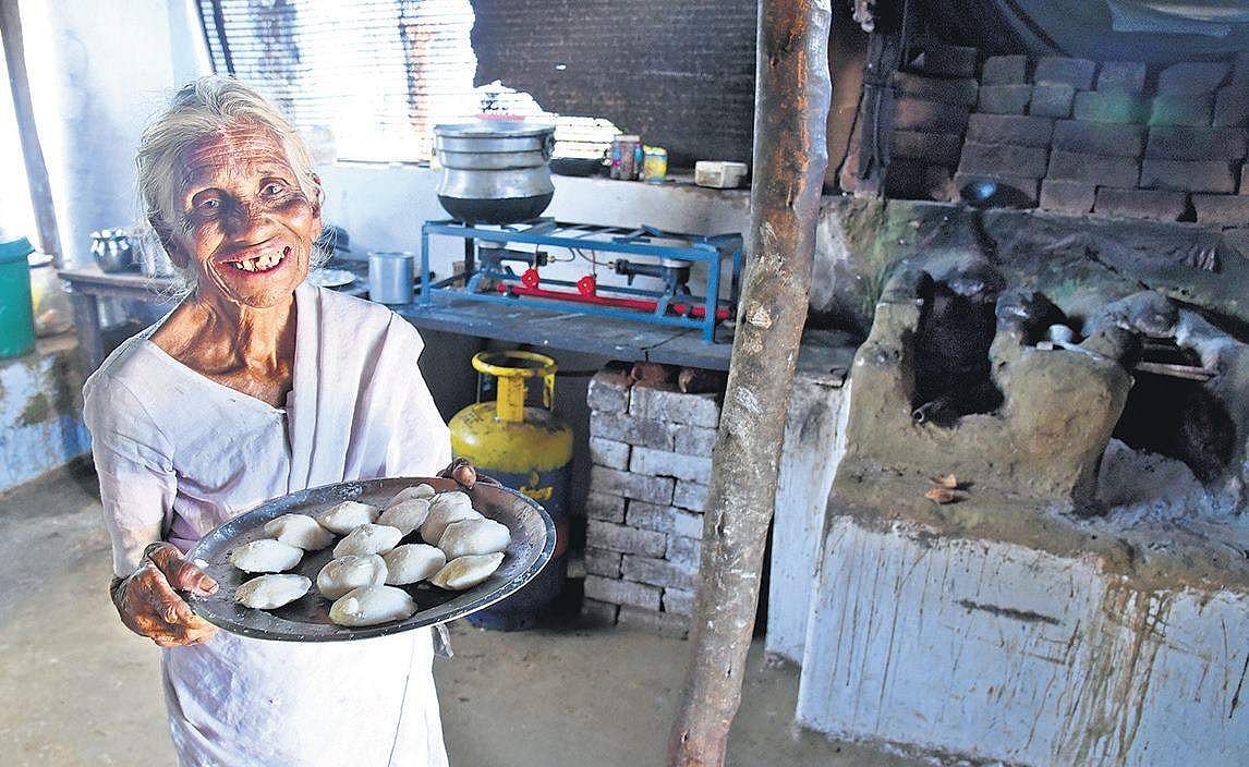 TNIE impact: Generous help pours in for idli paati 80-year-old Kamalathal