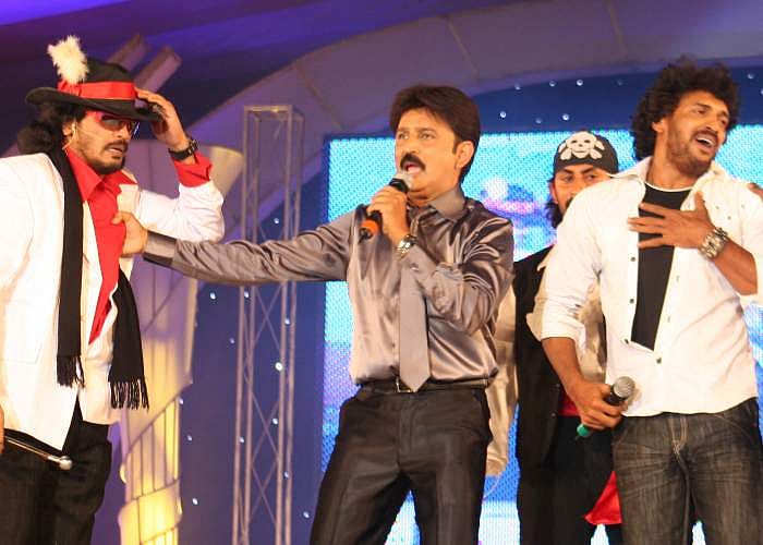 Happy birthday Upendra: Check out some rare photos of the 'Buddhivantha ...