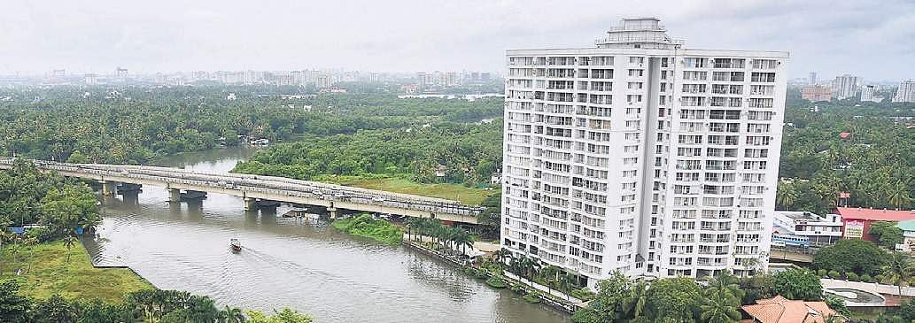 Govt deals a telling blow, orders to cut Maradu flats’ power, water
