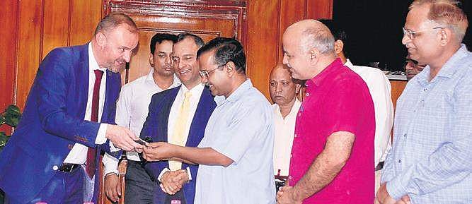 Canberra CM seeks joint projects at Kejriwal meet