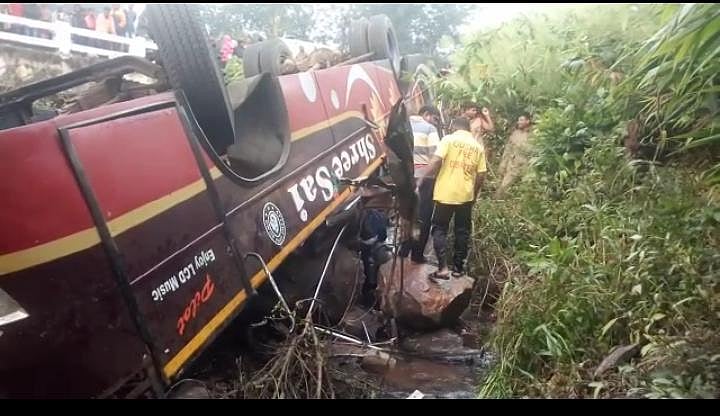 6 killed, 30 injured in Odisha bus accident