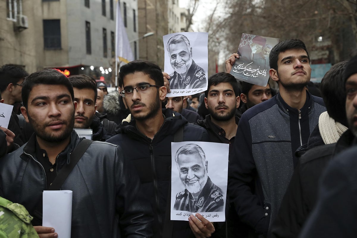 Fury, tears as thousands mourn Iranian general Qasem Soleimani killed ...