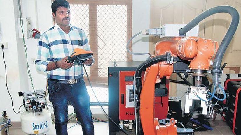 IIT-Madras graduate donates Rs 1 crore for robotics research lab