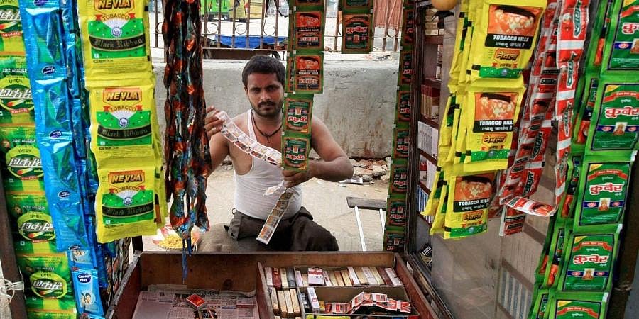 'What kind of ban is this?' Jharkhand HC orders gutka, shows it to official