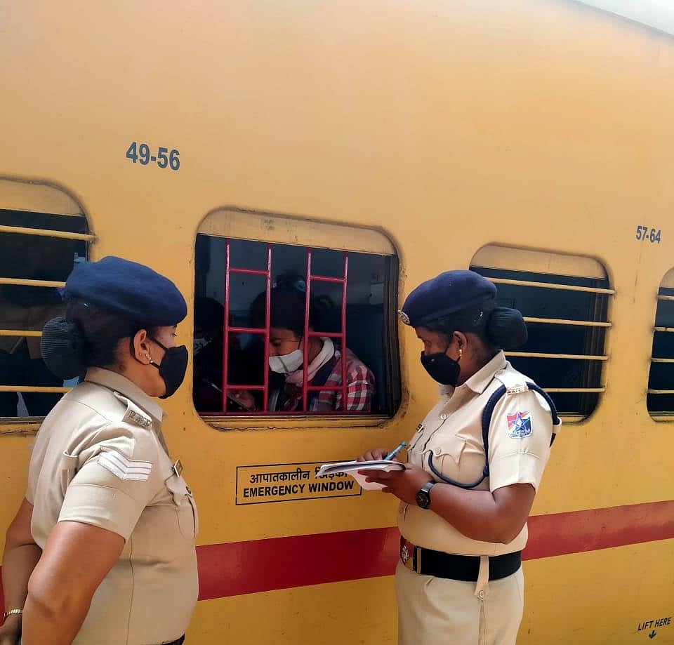 Women RPF team in Hubballi attend women passengers to ensure safety
