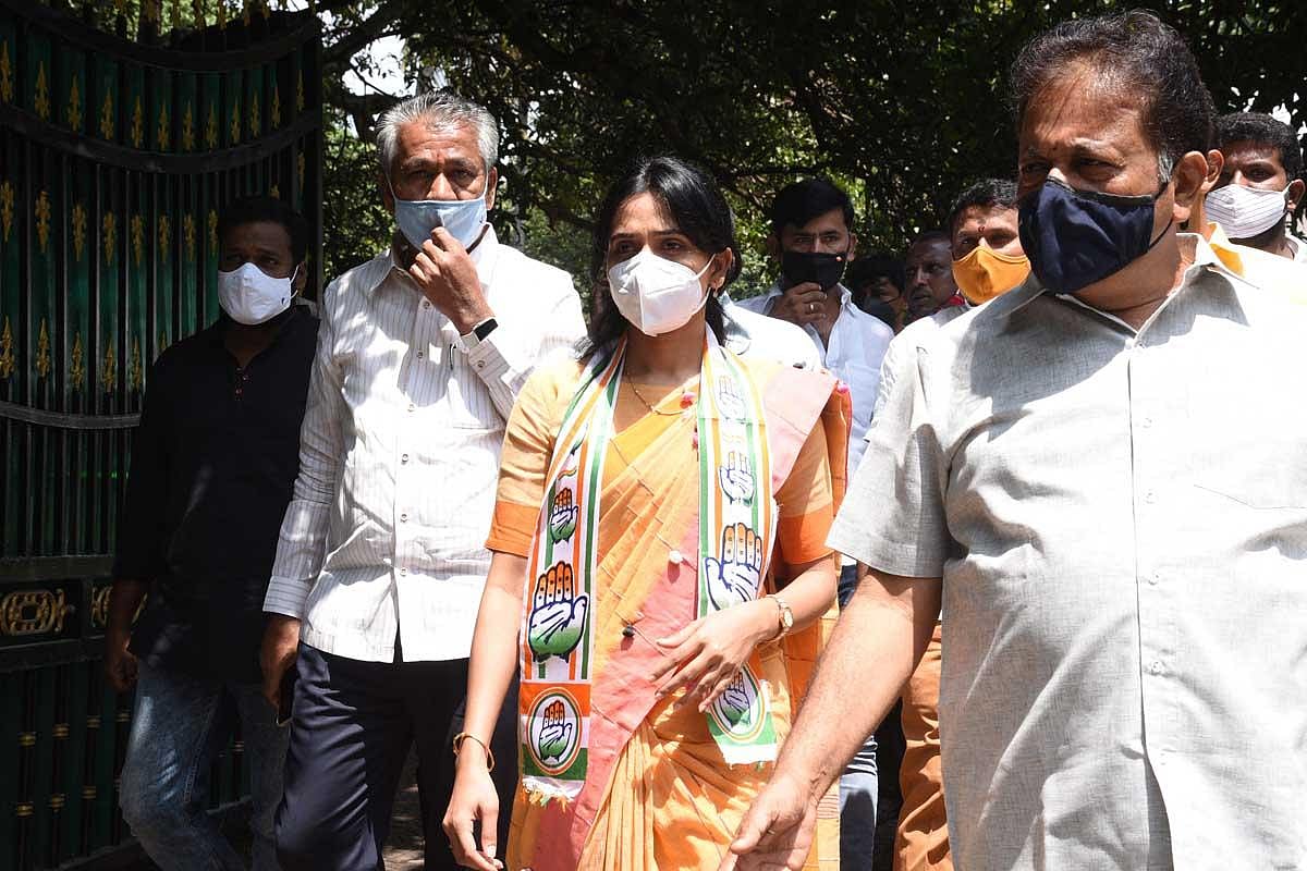 Riding on Congress' card, Kusuma keen to carve out her own identity