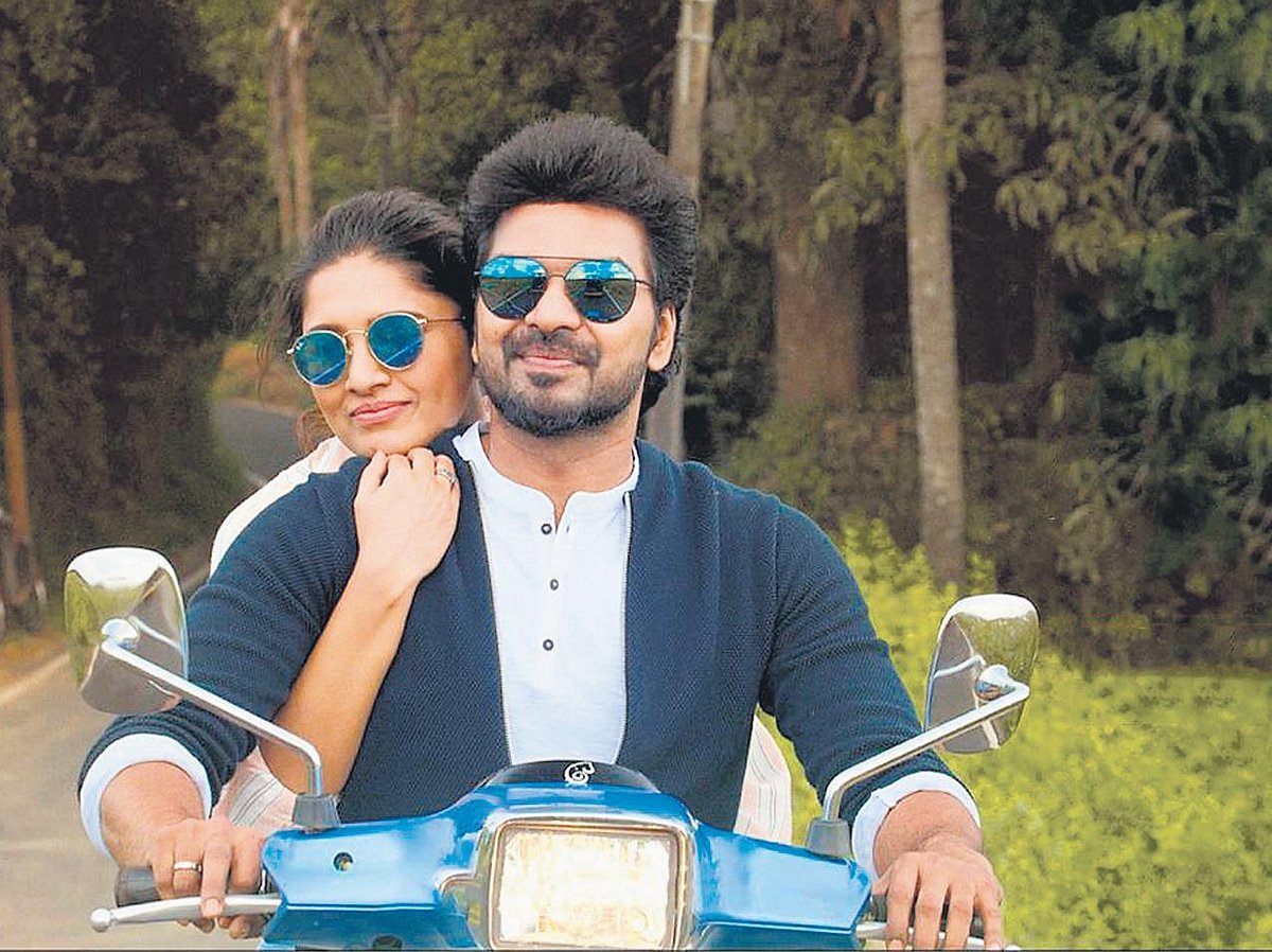 Triples Series Review: A crazy-long, mirthless romcom