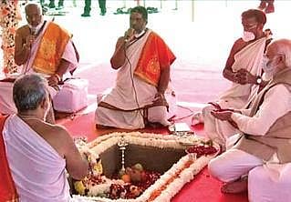Four Sringeri mutt priests guided Sansad Bhavan rituals