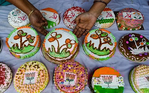 This year's icing on Christmas cake in Kolkata: Symbols of political ...