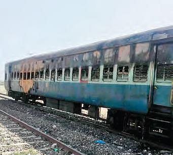 Train bogie gutted at Adilabad railway station