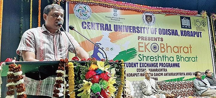 52 Wardha students visit Odisha university to learn Odia culture