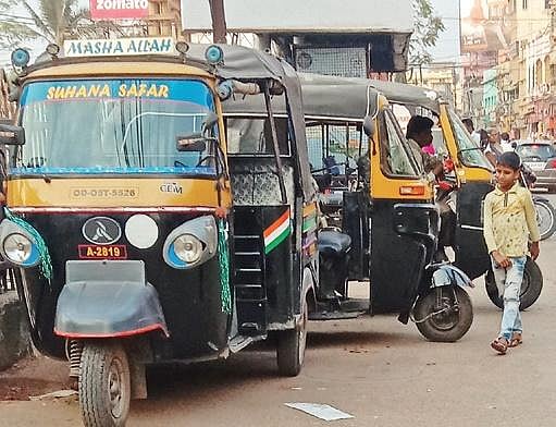 Illegal parking of auto-rickshaws chokes Odisha's busy roads