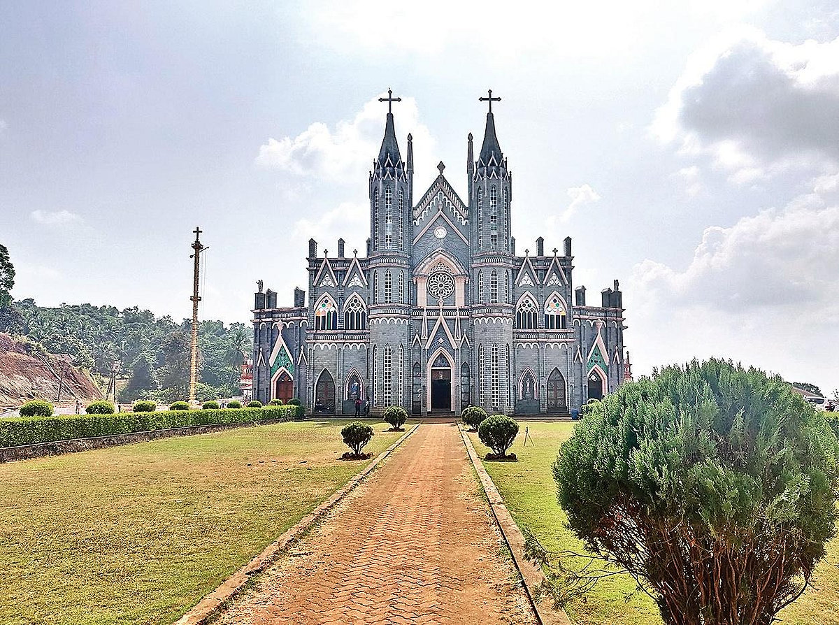 Explore the quaint little town of Karakala