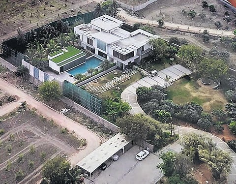 Tension as Revanth tries to barge into KTR’s Janwada farmhouse, detained