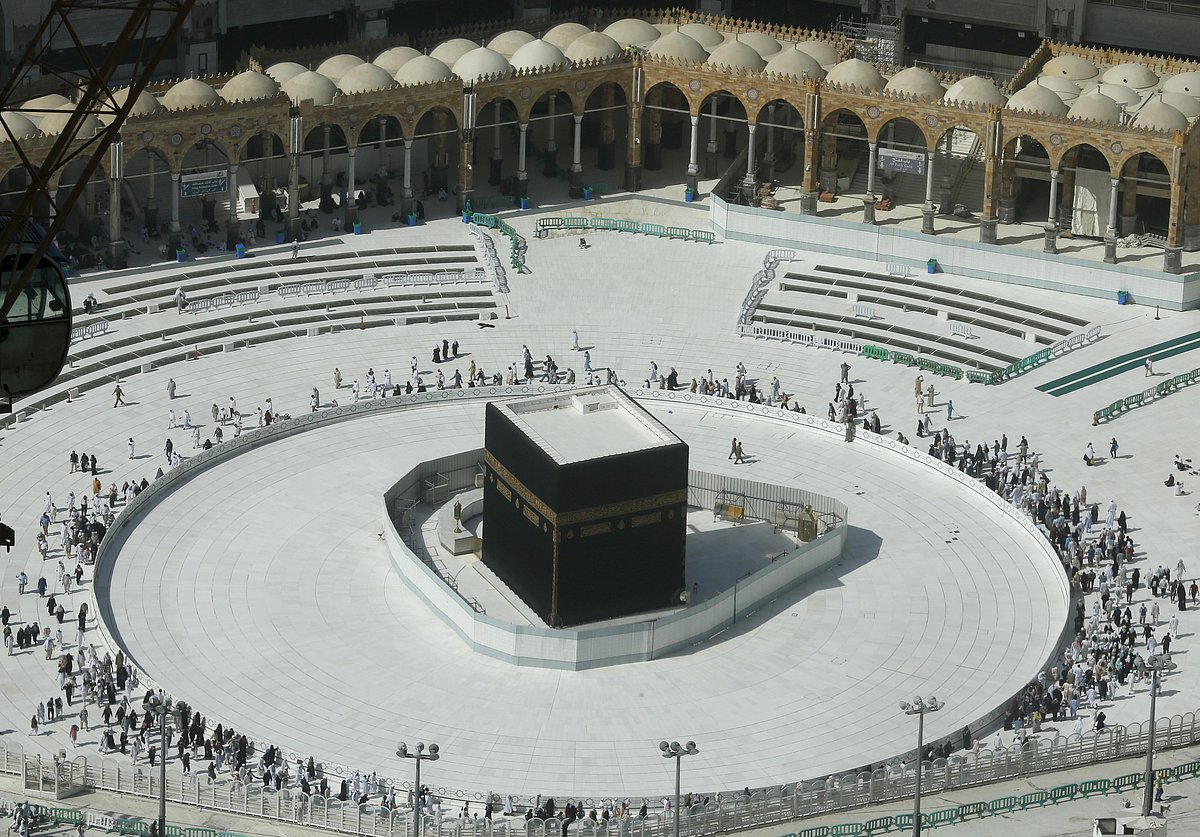 Saudi Arabia reopens area around sacred Kaaba amid coronavirus measures