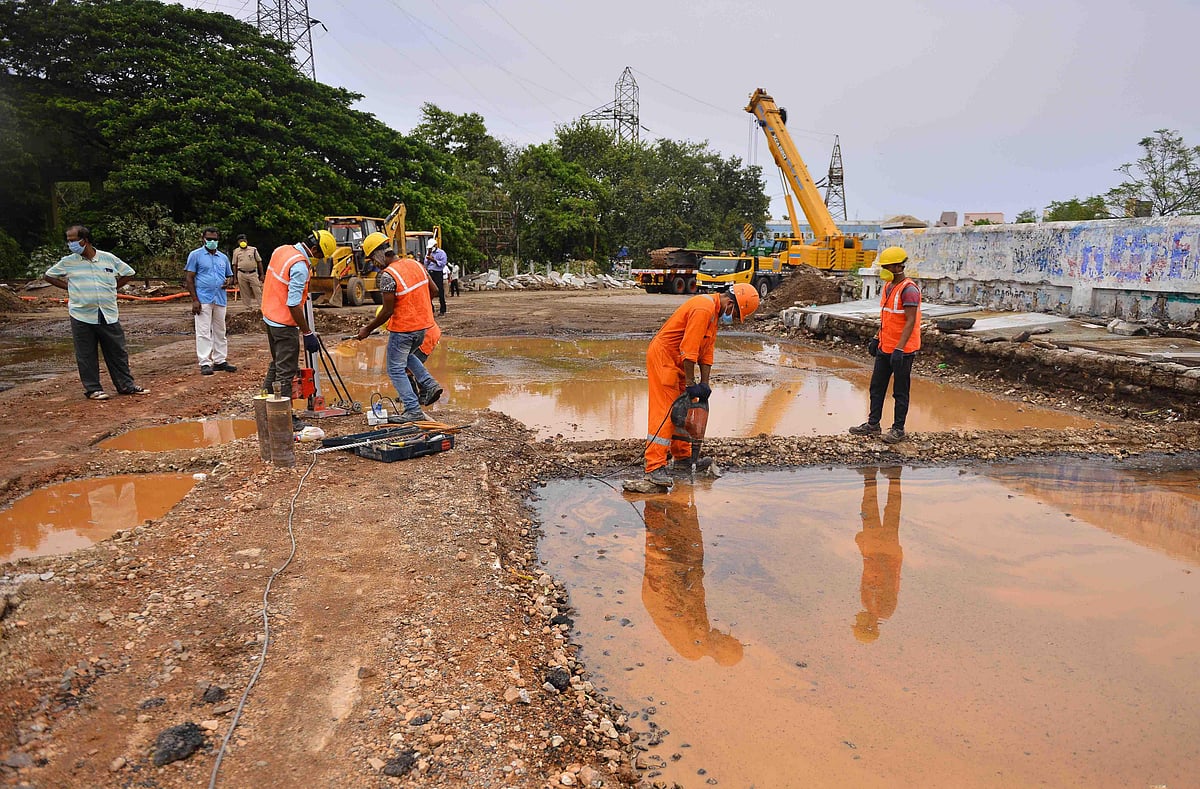 Elephant Gate bridge demolition begins