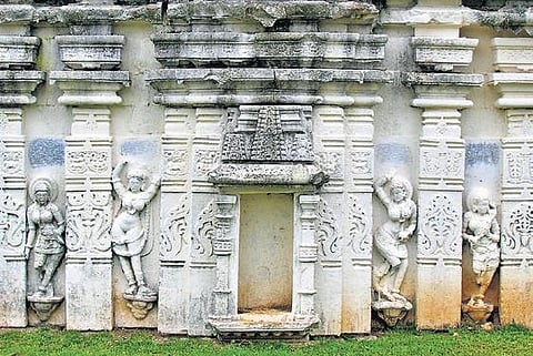 Kalgi, home to Ragamala sculptures and dilapidated temples
