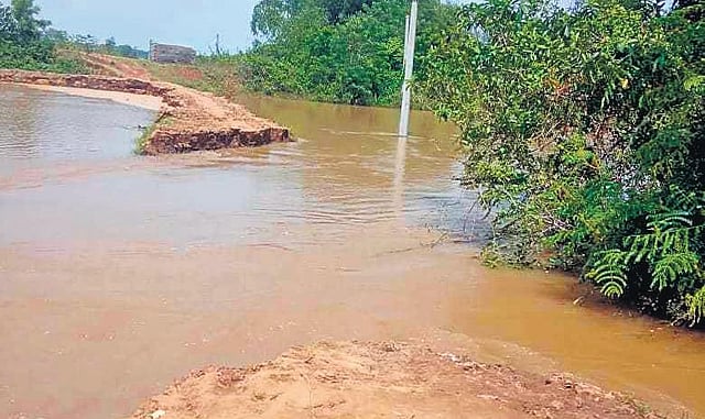 Six villages in Kujang remain marooned