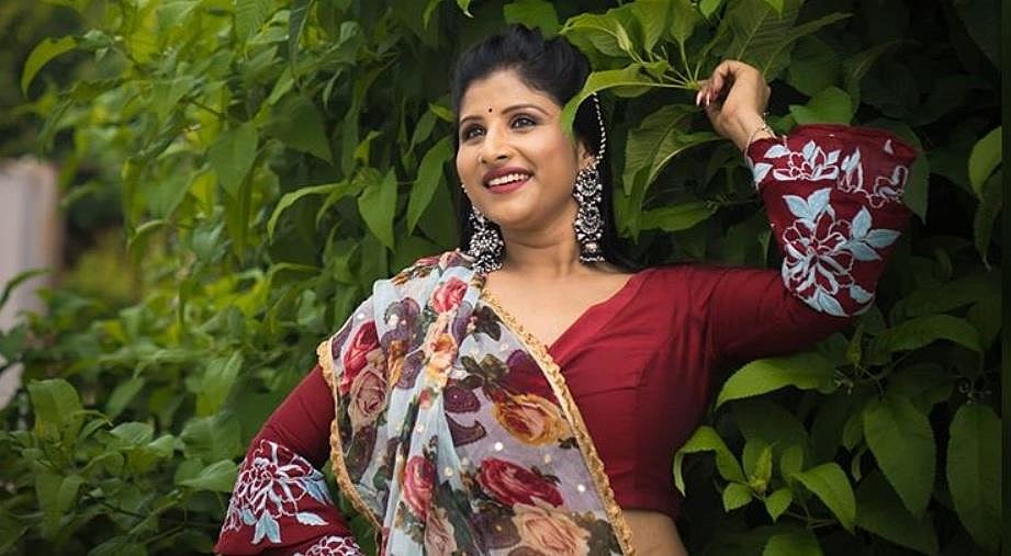 Meet Telangana singer 'Mangli' whose song on YouTube garnered 2.5 ...