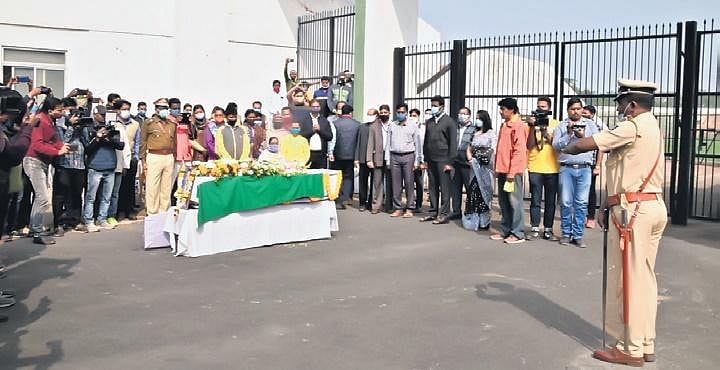 Hockey legend Kindo laid to rest with State honours