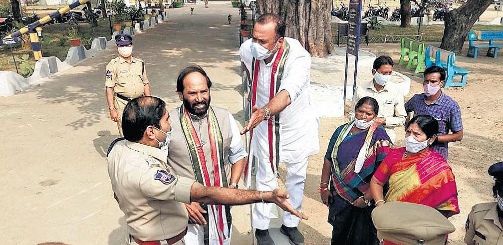 Congress leaders march to Warangal prison to meet Janga Raghava Reddy ...
