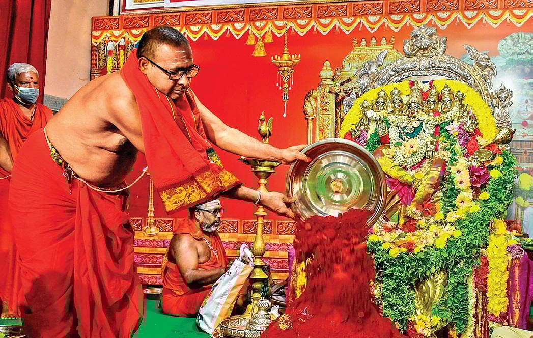 30,000 visit Durga temple on day 3 of Dasara festivities in Andhra Pradesh