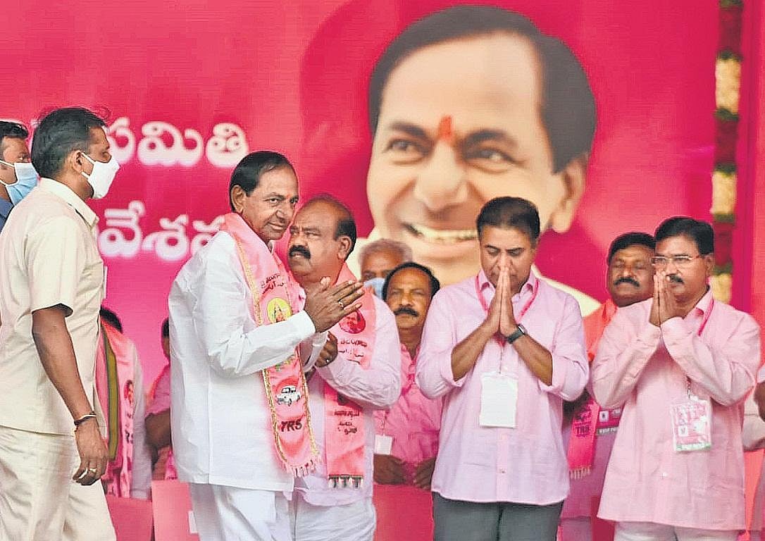 K Chandrasekhar Rao projects son KT Rama Rao as future TRS president