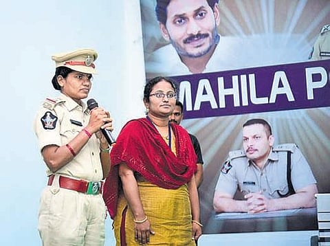 15 best Mahila police members awarded in dist