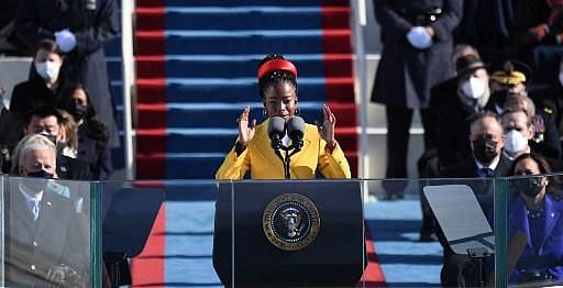 Amanda Gorman honours COVID-19 heroes during 2021 Super Bowl, recites ...