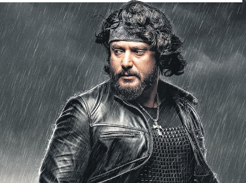 'Roberrt' review: Darshan strikes a fine balance between class and mass ...