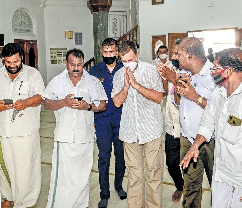 Rahul visits Erumeli temple & Vavar mosque, says RSS creating cracks in ...