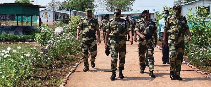 BSF IG visits Malkangiri, interacts with forces