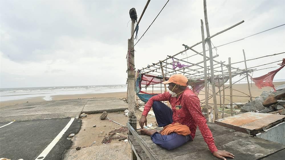 Yaas: Paradip port suspends operation ahead of cyclone's landfall; DRDO ...