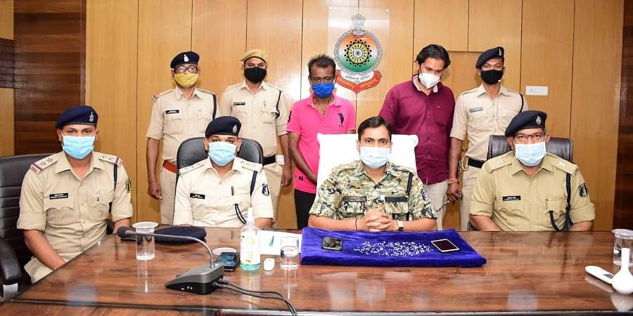 Cooperation from locals helps nab diamond smugglers in Chhattisgarh's ...