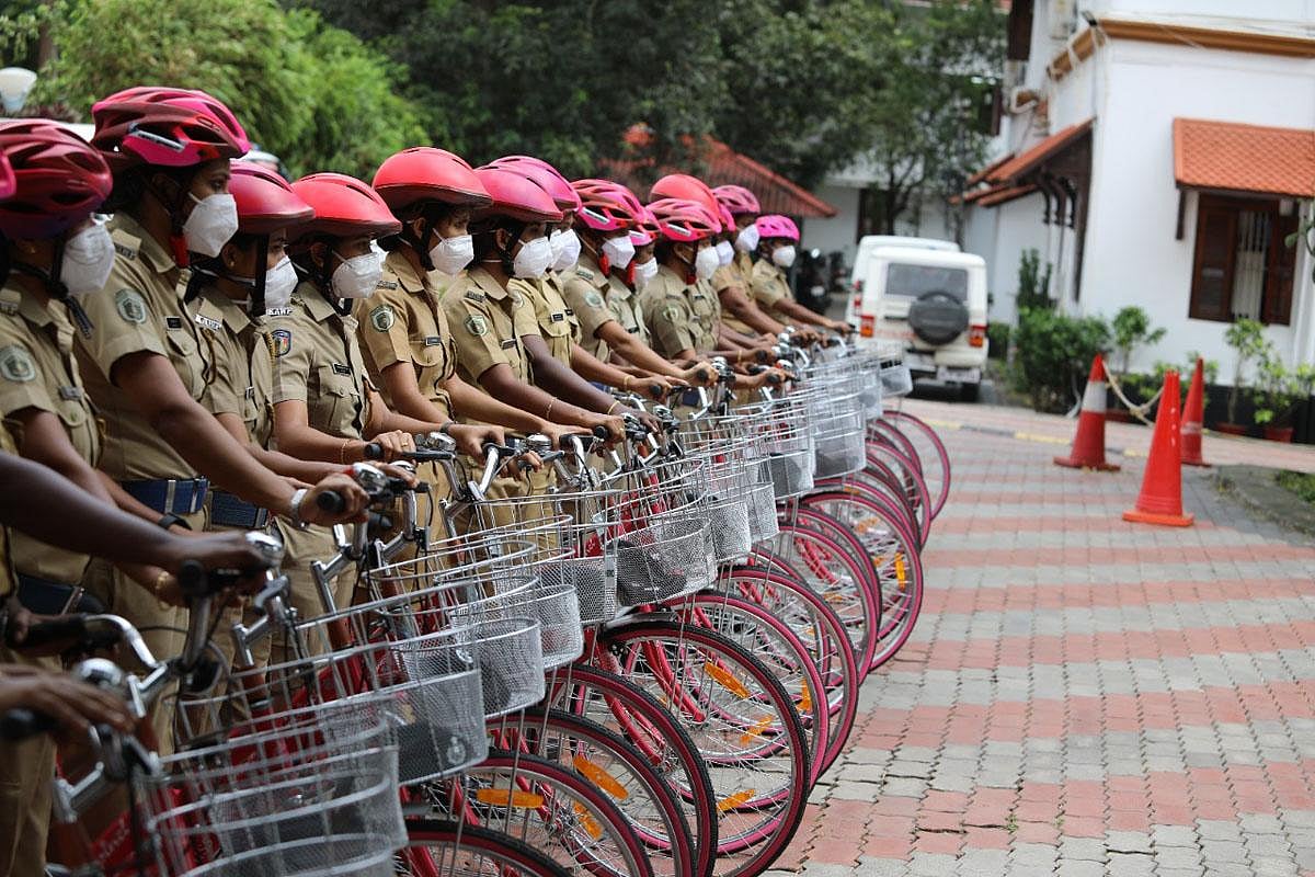 Pink Patrol Team to the aid of women