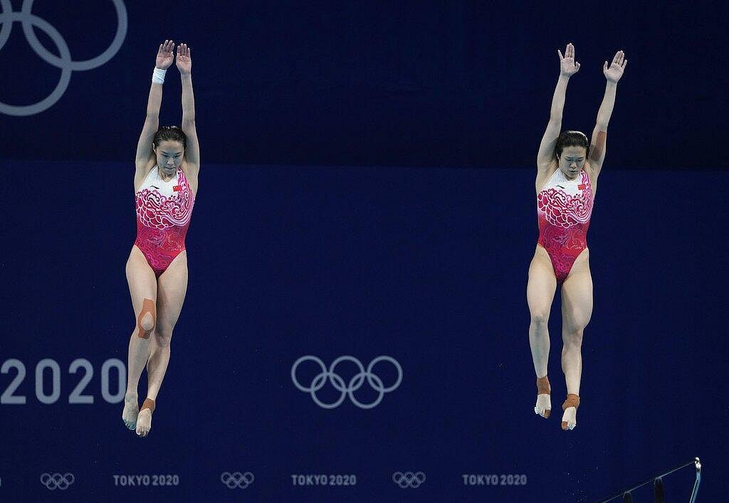 China 'Dream Team' of Shi Tingmao and Wang Han wins first diving gold ...