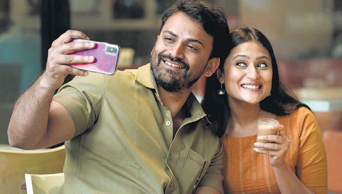 'Udupi Hotelu' song from Badava Rascal is an instant hit, watch video here!