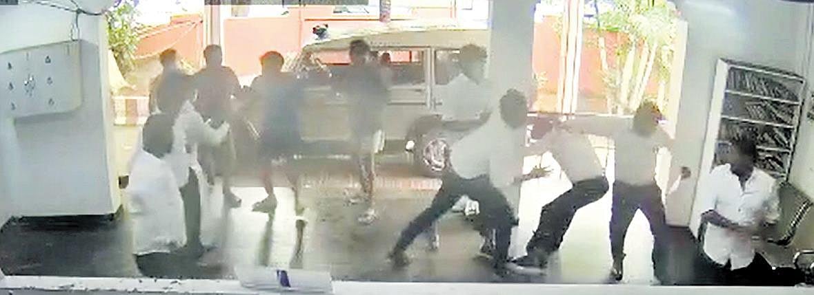Lawyers’ fight spills onto ‘road’, video goes viral