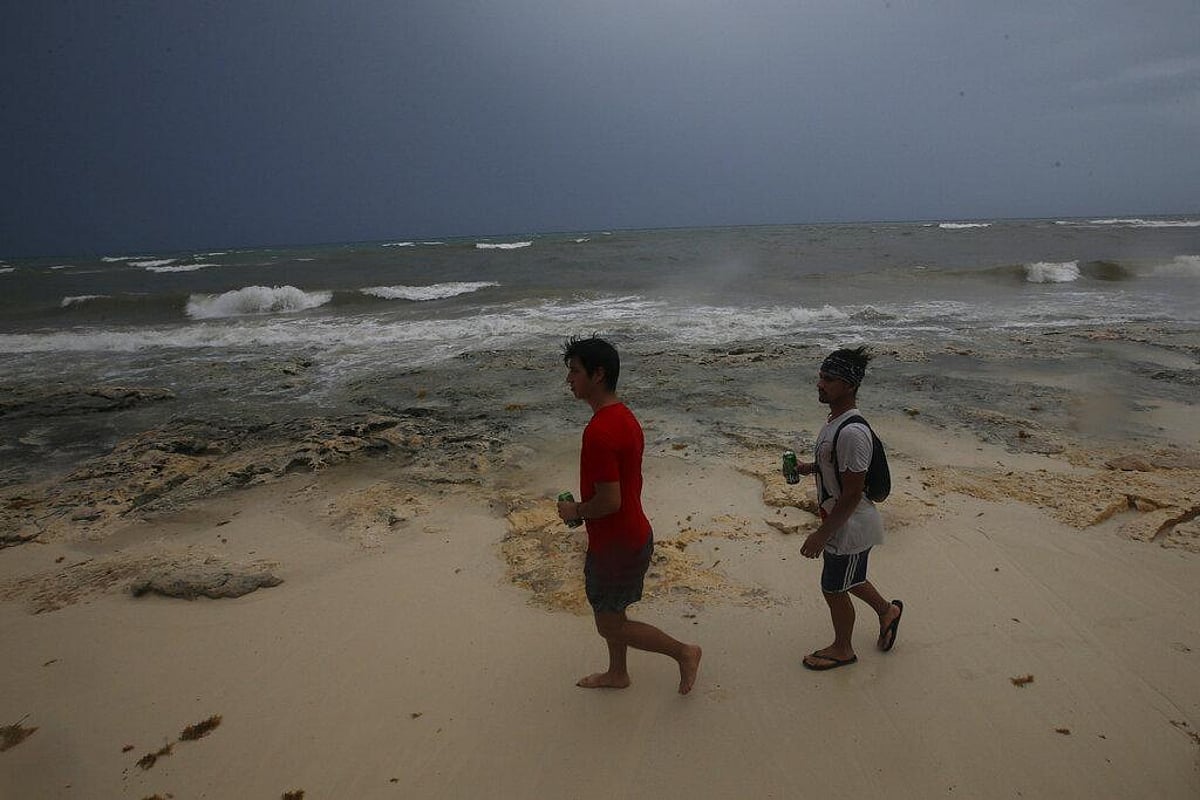 Hurricane Grace Strengthens Heading For Second Hit On Mexico