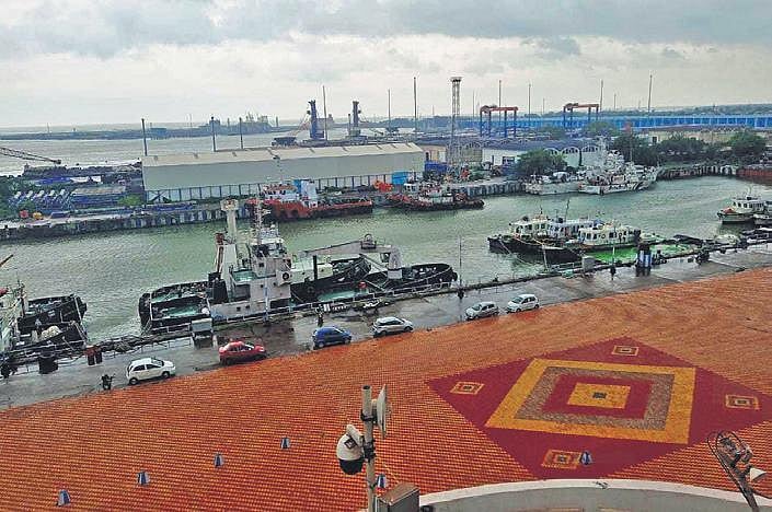 Heavy-lift cargo export handled in Odisha's Paradip Port