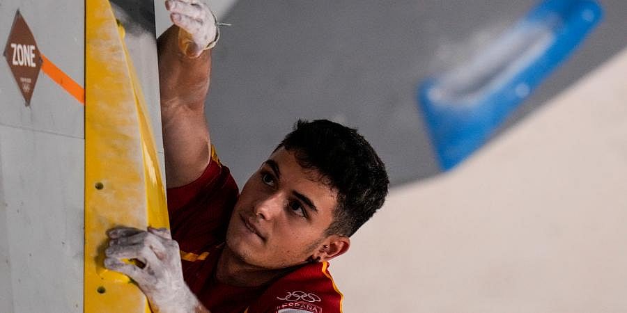 Spanish teenager Alberto Ginés Lopéz wins first Olympic climbing gold
