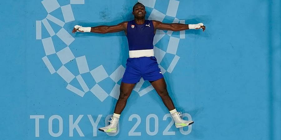 Heavyweight Julio César La Cruz joins Cuban veterans' two-time gold rush