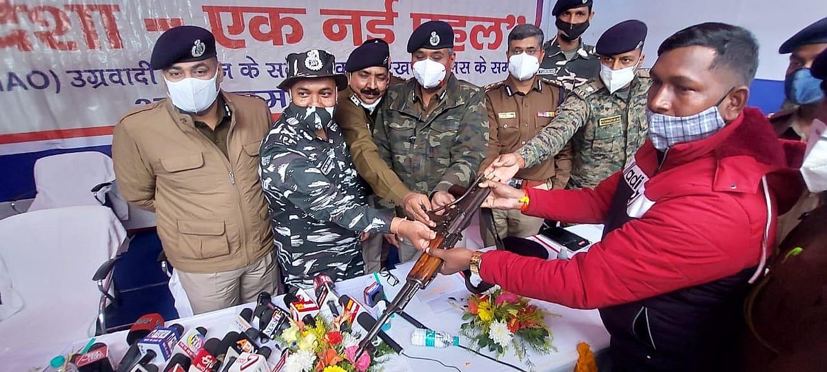 Maoist zonal commander, carrying Rs 10 lakh bounty, surrenders with AK ...
